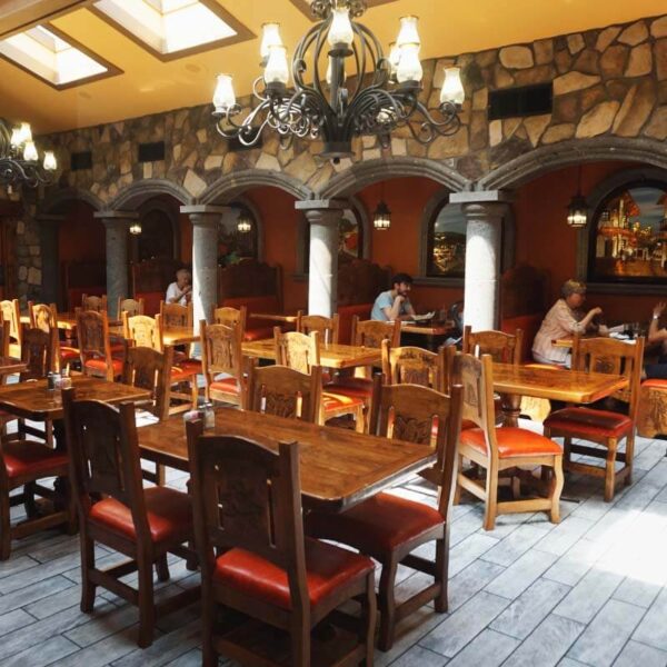 Decora tu restaurante al estilo rústico - Muebles Lacandona